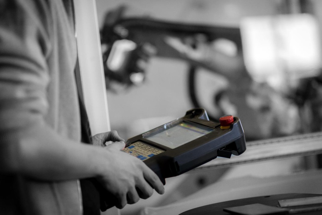 AKEOPLUS : No-code robotics software for industrial robot